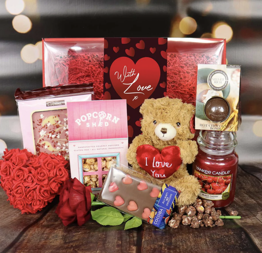 AUTO WIN - The Lovers Delight Hamper - Competition Fox