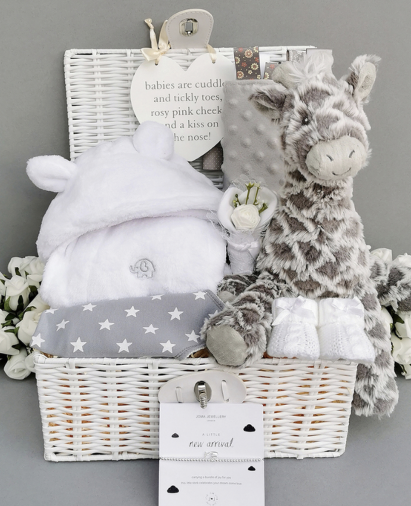 AUTO WIN – Sleepy Giraffe Cuddles Luxury Baby Gift Hamper – 09/02 ...